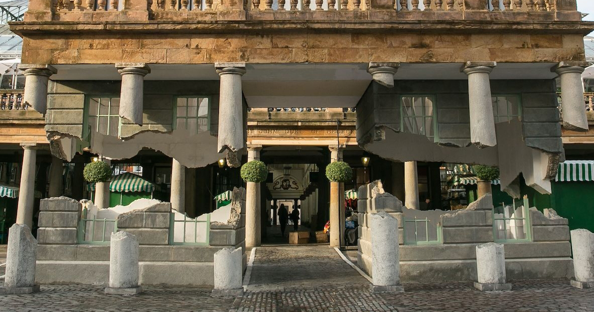 This Building In London Floats Unbelievably In Mid-Air | Bored Panda