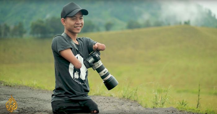 Man Born Without Hands And Legs Becomes Pro Photographer, But His ...