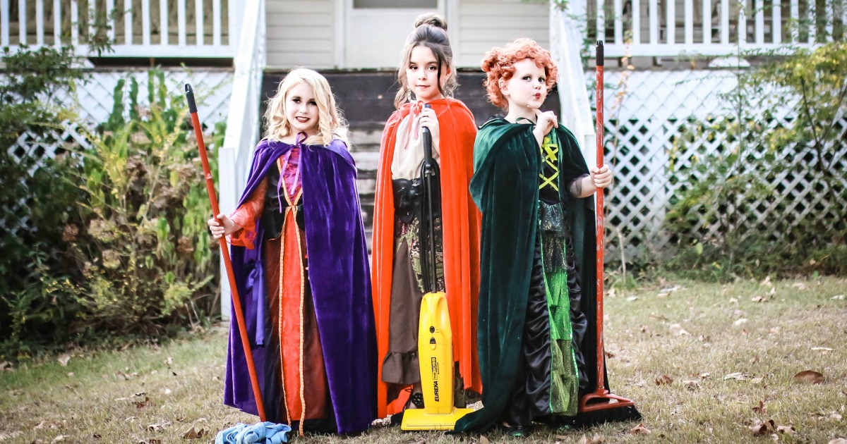 I Took Pictures Of Adorable Girls In The Theme Of Hocus Pocus | Bored Panda