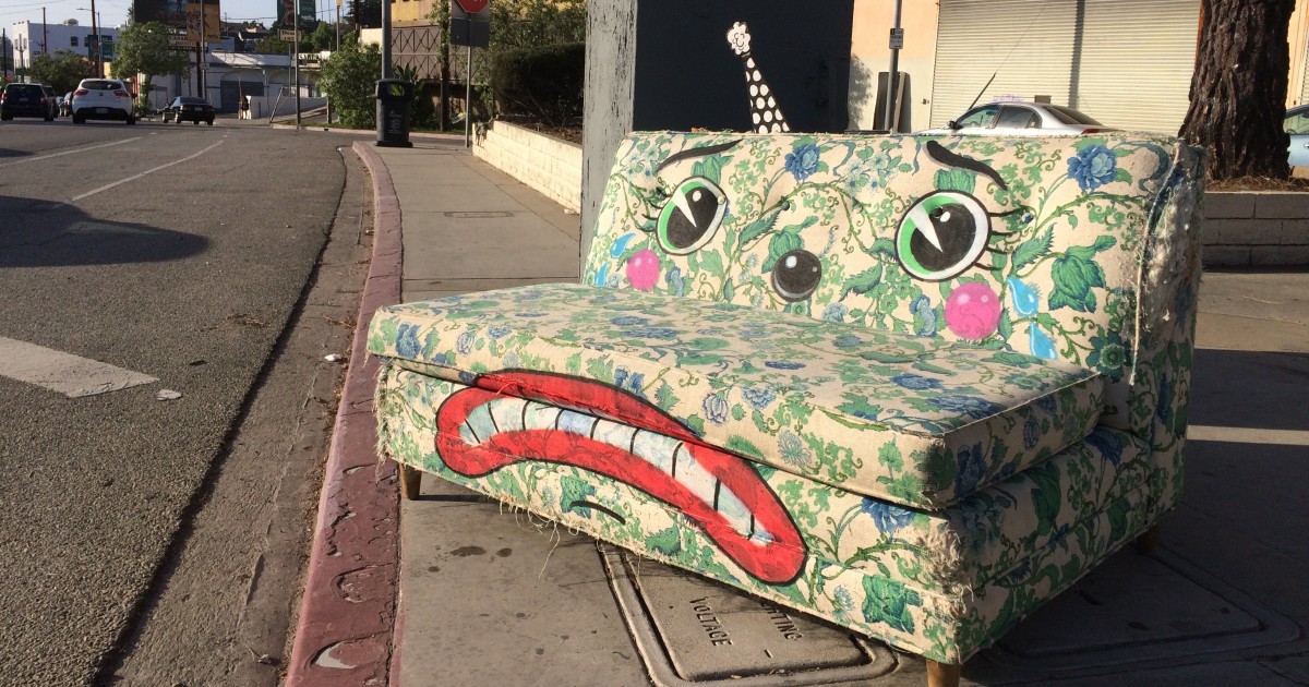 Artist Shows The Sorrow Of Thrown Away Objects He Finds In The Streets ...