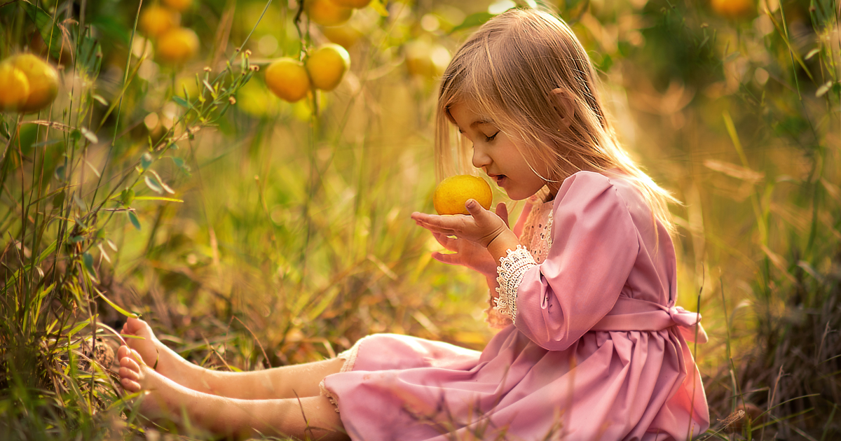 I Decided To Take Pictures Of Children With Fruits To Connect Them With ...