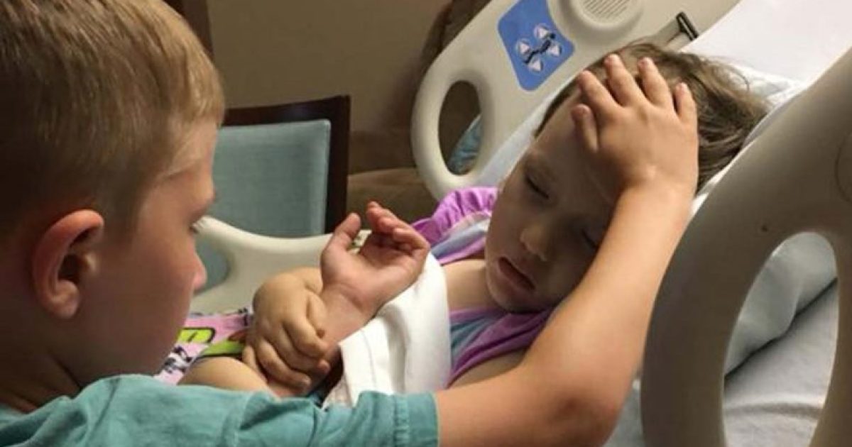 Image Of Brother Saying Goodbye To Sister With Terminal Cancer Thrills ...