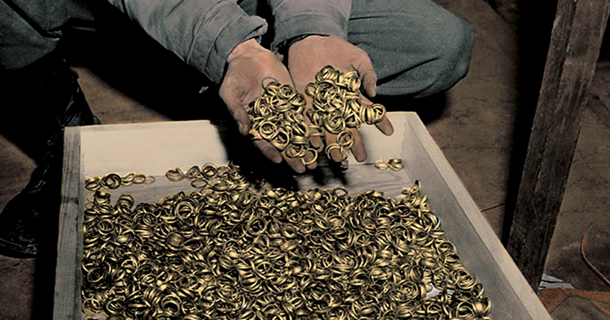 10 Heartbreaking Colorized Holocaust Photos That Were Rejected By ...