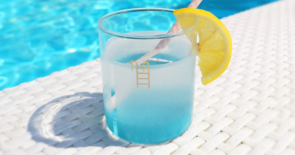 These Little Pool Glasses Bring Summer To Your Home All Year Round ...