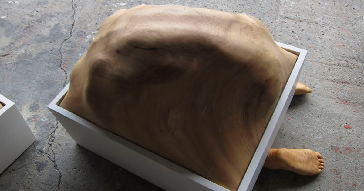 These Amazing Wood Sculptures Look Like There Are Figures Trapped ...