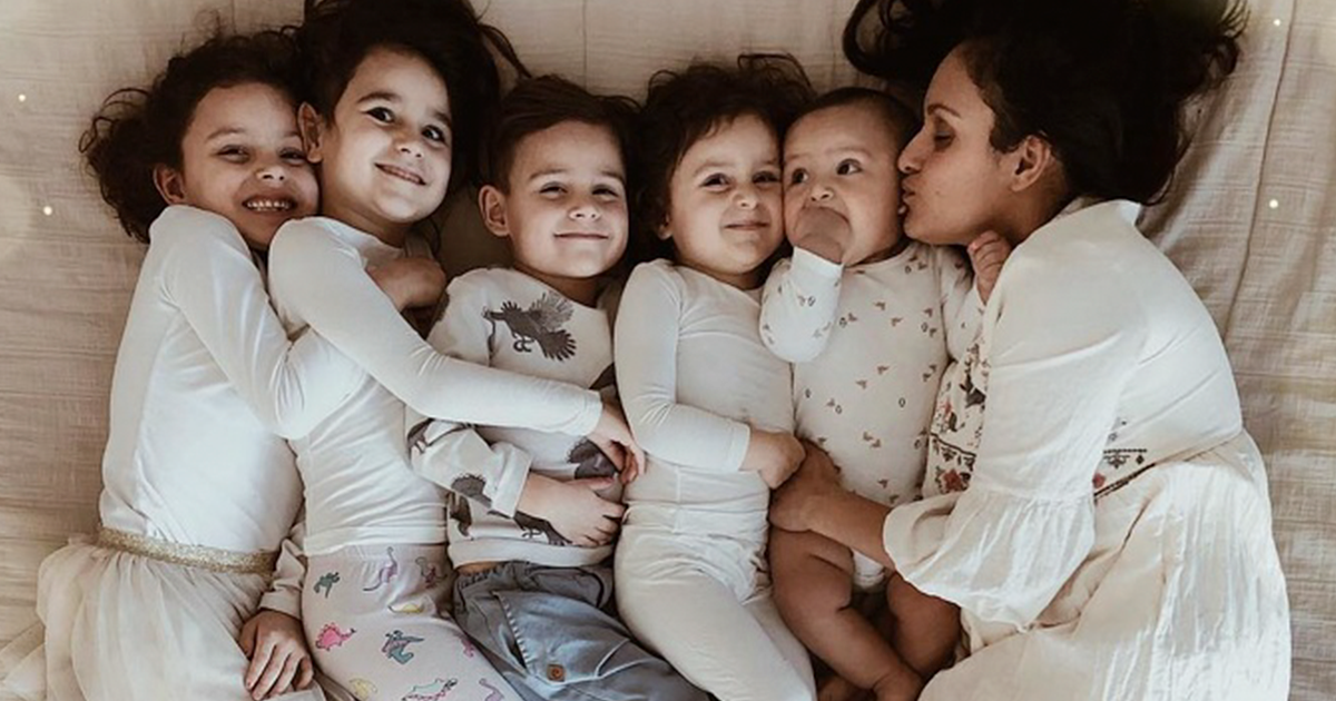 Mom Of 5 Shares Her Belly Photo To Celebrate The Beauty Of Woman Body ...