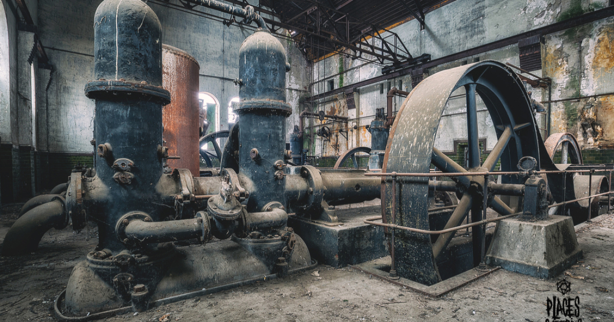 I Photographed An Abandoned Vintage Pumping Water Station | Bored Panda