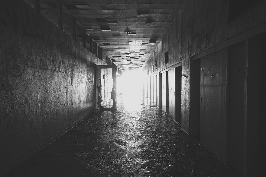 Here Are 34 Eerily Beautiful Liminal Spaces I Captured 34 Pics Here Are 34 Eerily Beautiful Liminal Spaces I Captured 34 Pics