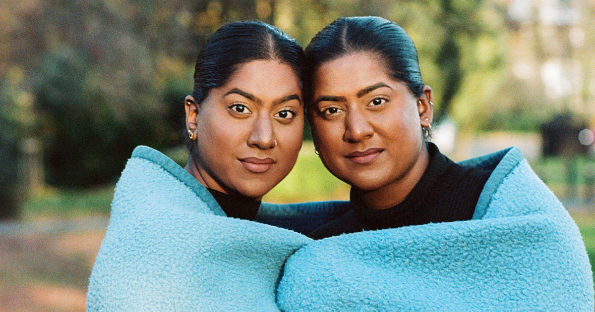 London Photographer Captures The Unique Bond Between Twins In Stunning ...