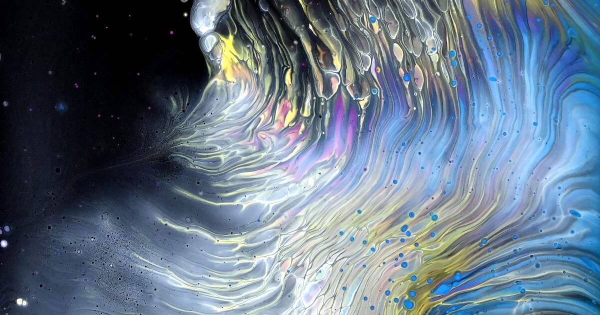 Thin Paint vs. Thick Paint In Acrylic Pouring: Final Results | Bored Panda